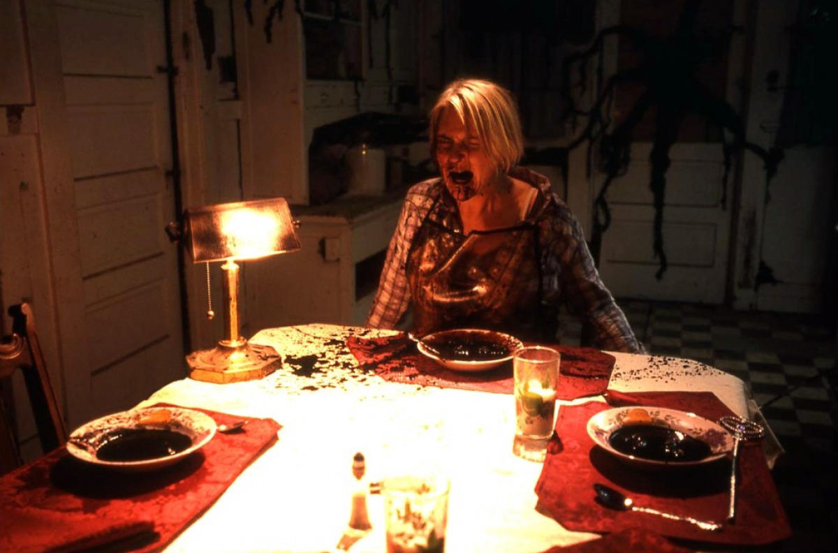 Mortuary de Tobe Hooper (2005) : Train fantôme burlesque – Tomabooks